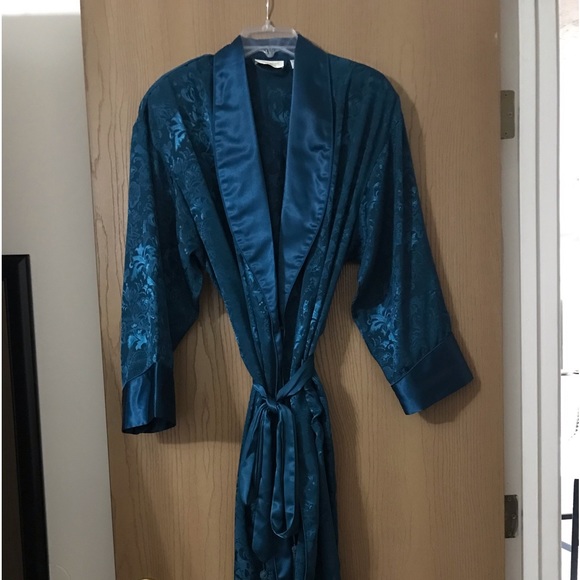 Victoria's Secret | Intimates & Sleepwear | Victorias Secret Robe ...